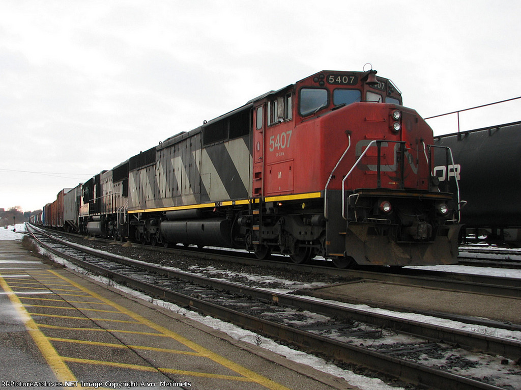 CN 5407 east at Brantford
